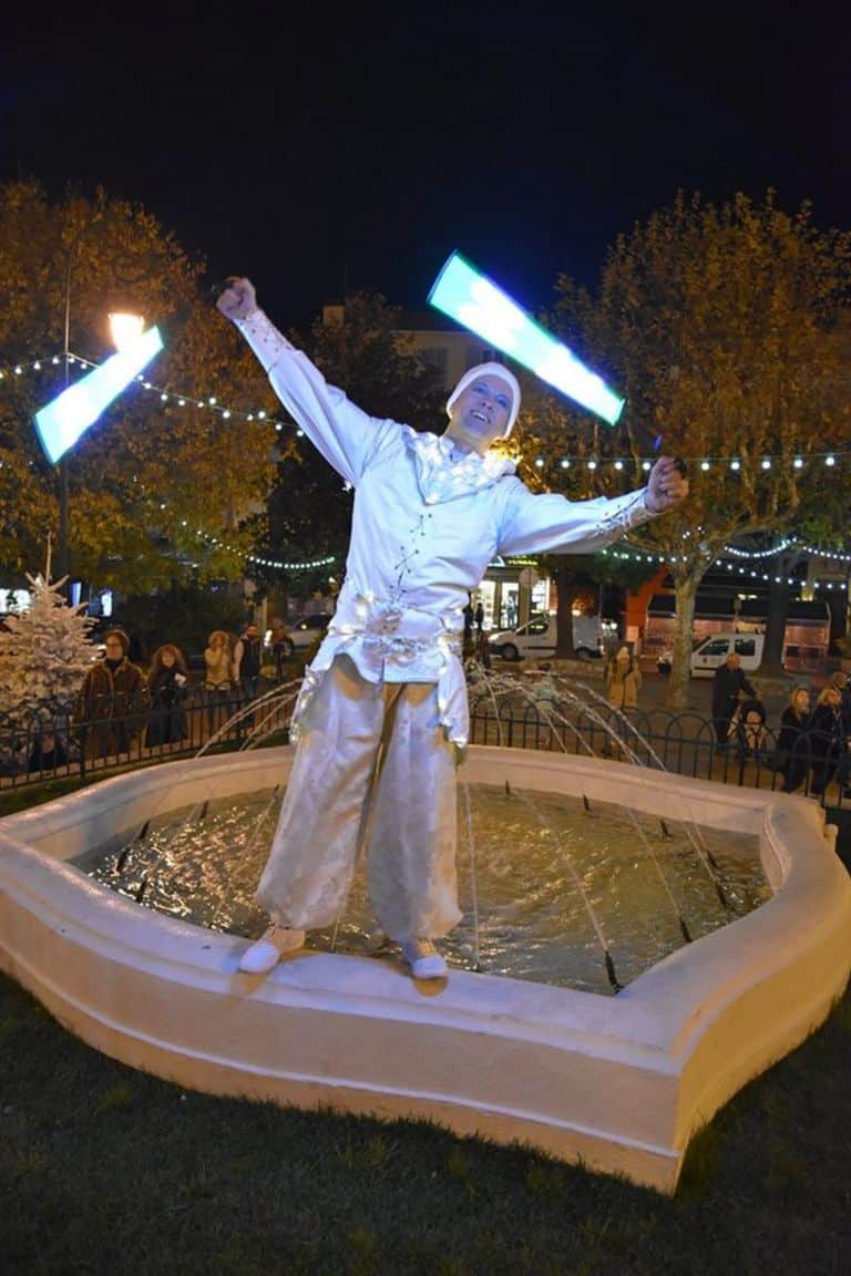 Luminous Stilt Walkers: Magic and Enchantment for Your Events