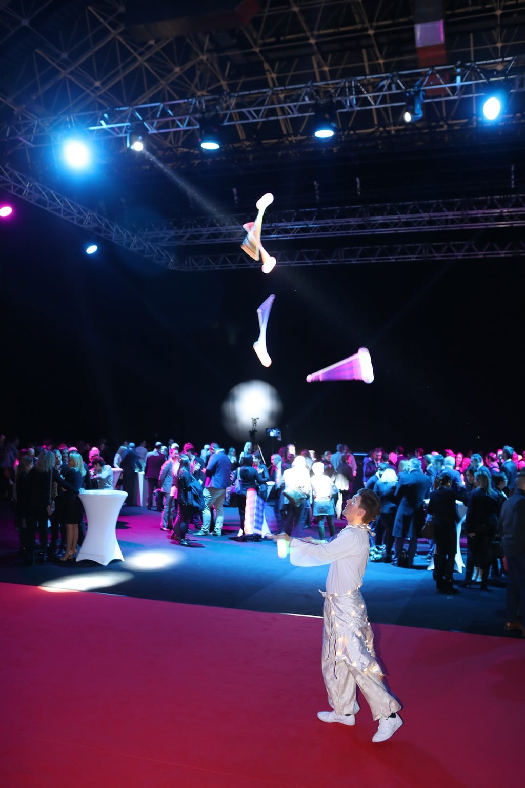 Jongleurs lumineux | Jonglerie d'animation | Agence artistique PACA