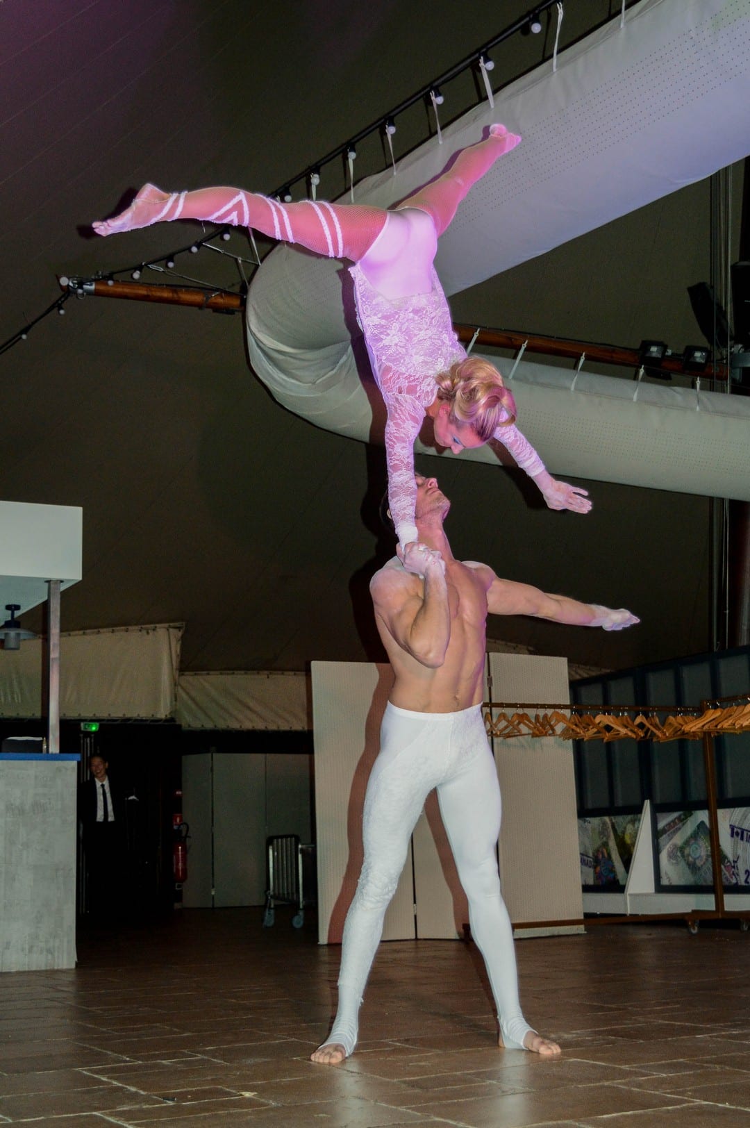 Acrobatic & hand-to-hand lifts | Party entertainments French Riviera
